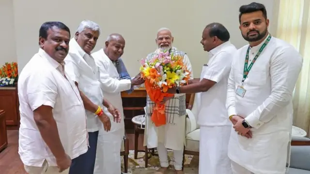 Prajwal Revanna : माजी खासदार प्रज्वल रेवन्नाला बलात्कार प्रकरणात ...