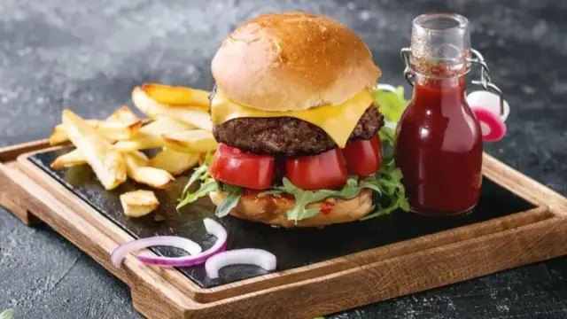 Kwanini kande, mbege na machalari ni bora kuliko Pizza na Burger? - BBC ...