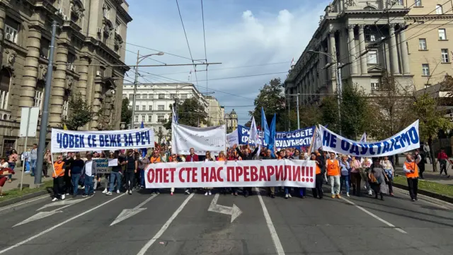 Ko sve trenutno protestuje u Srbiji i zbog čega - BBC News na srpskom