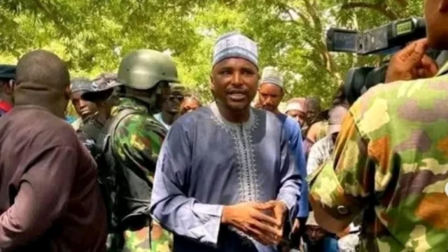 Al'ummar Katsina sun yi sulhu da Ado Aleru da wasu manyan yanfashin daji - BBC News Hausa