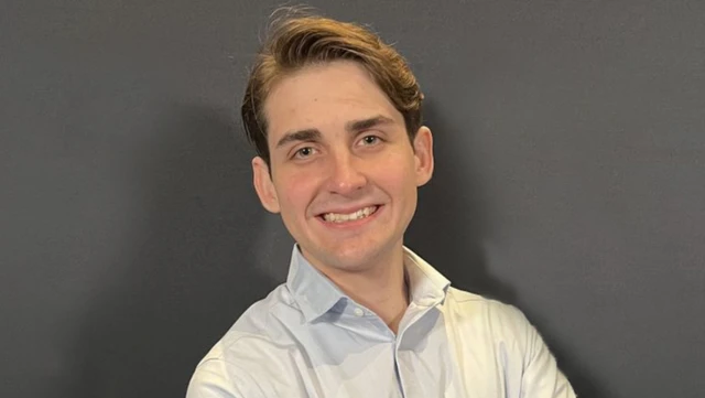 El joven que enfrenta amenazas legales por rastrear los vuelos privados ...