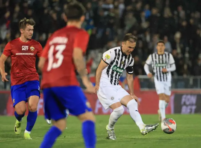 Partizan - CSKA: Vatrometom obeležen 'bratski duel' - BBC News na srpskom