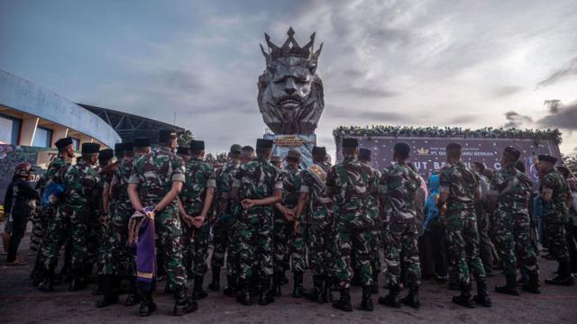 Tragedi Kanjuruhan: 'Kekerasan aparat yang terlegitimasi' dan dugaan intimidasi terhadap ...
