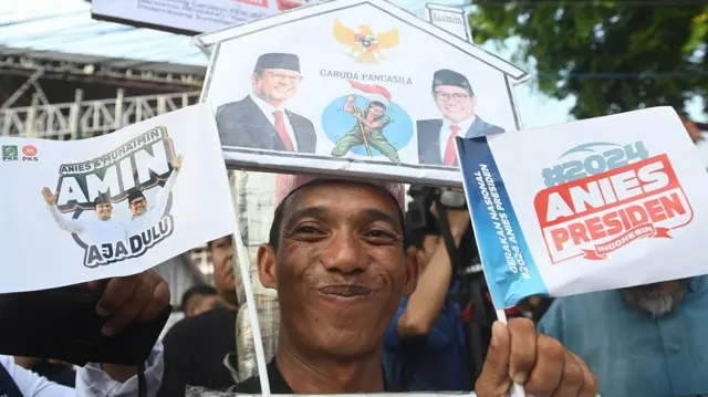 Pilpres 2024: Anies-Muhaimin dan Ganjar-Mahfud MD daftar capres-cawapres ke KPU - BBC News Indonesia
