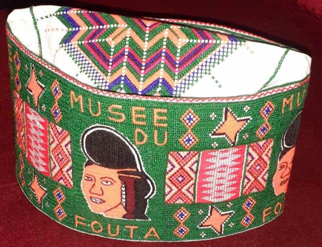 Le « pouto » en Guinée : bonnet traditionnel peul devenu phénomène de ...