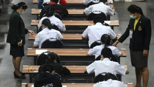 อนาคต #dek63 กับปัญหาที่พบในระบบ TCAS - BBC News ไทย