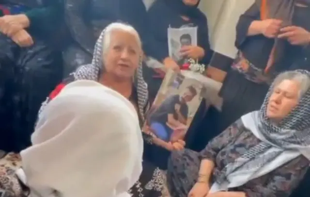 اعدام چهار زندانی سیاسی کُرد؛ گزارشها از اعتصاب در سنندج و چند شهر