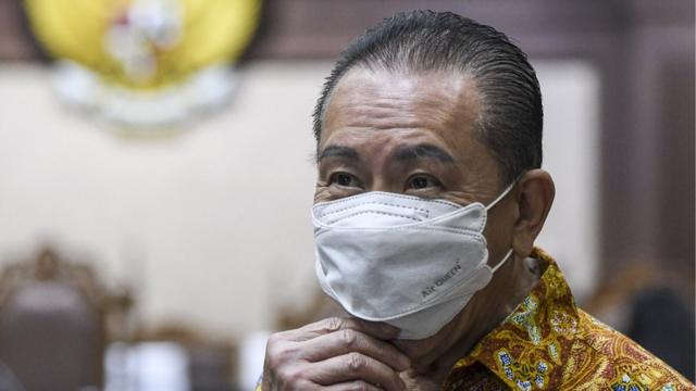 Djoko Tjandra divonis 2,5 tahun penjara, terbukti palsukan surat izin ...