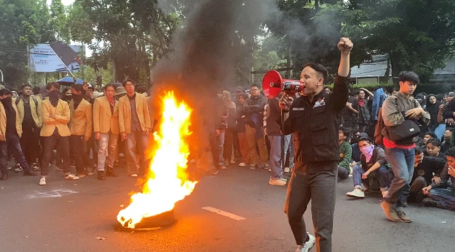 Demo Indonesia Gelap: Aksi Indonesia Gelap menanti langkah konkret pemerintah – 'Indonesia belum ...