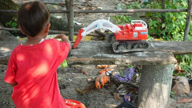 Rempang: ‘The Power of Emak-emak’ melawan relokasi - ‘Kami tak ada senjata, kami taruhan nyawa ...