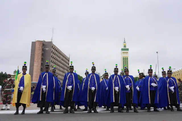 Gabon coup leader Brice Nguema wey remove Ali Bongo promise free elections - But e no give date ...