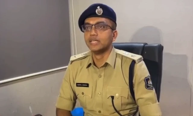 વડોદરામાં રામનવમીની યાત્રા દરમિયાન પથ્થરમારો - BBC News ગુજરાતી