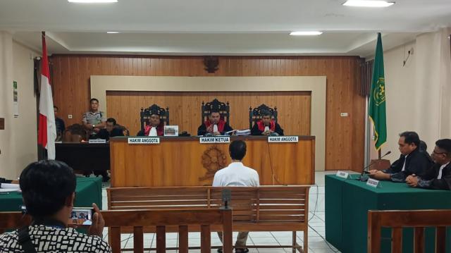 Daniel Frits Maurits Tangkilisan: Aktivis lingkungan Karimunjawa ...