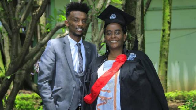 ‘በኦንላይን’ ሥራ እንዴት ገንዘብ ማግኘት ይቻላል? “በ9 ወር ሚሊየነር ሆኛለሁ” የሚለው ኢትዮጵያዊ - BBC ...