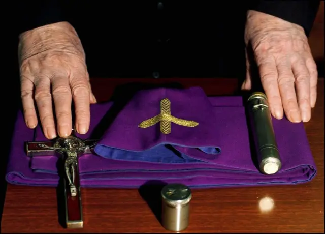 "El exorcista del Papa": la historia del sacerdote italiano que inspiró la nueva película de ...