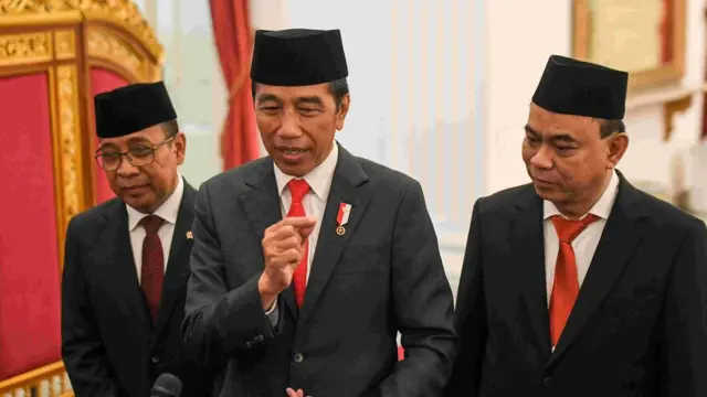 Reshuffle kabinet: Jokowi tunjuk koordinator relawan ProJo sebagai Menkominfo - BBC News Indonesia