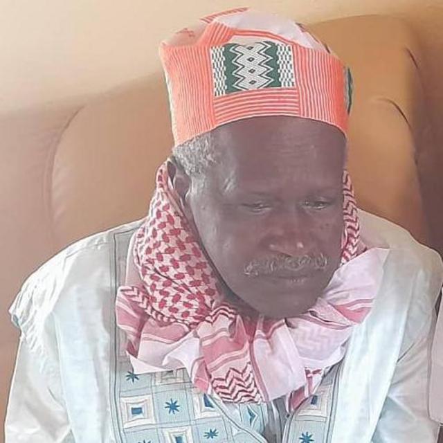 Le « pouto » en Guinée : bonnet traditionnel peul devenu phénomène de ...