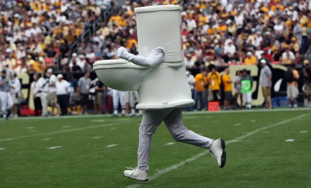 Por qué algunas personas defecan en público - BBC News Mundo