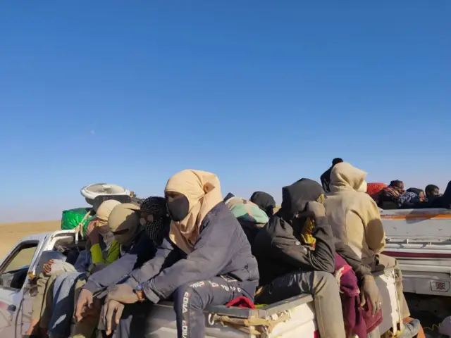 حرب السودان تُركنا أنا وإخواني وأمي الميتة في الصحراء خلال رحلة