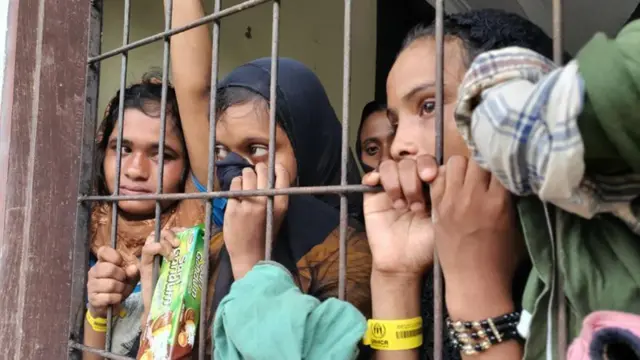 Rohingya ditolak: 'Rohingya di Sidoarjo', 'Rohingya minta tanah', ‘Menlu Retno usir Rohingya ...