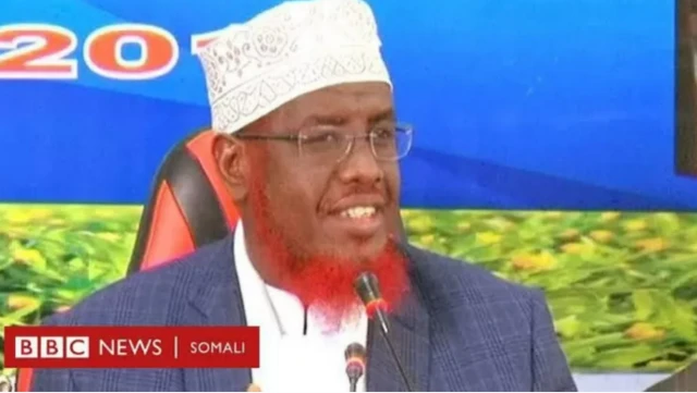 Waa sidee xaalka sheekh Umal oo la sheegay inuu xanuunsanayo? - BBC ...