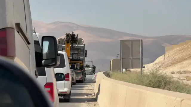 Passage du pont Allenby : la frontière entre la Cisjordanie et la ...