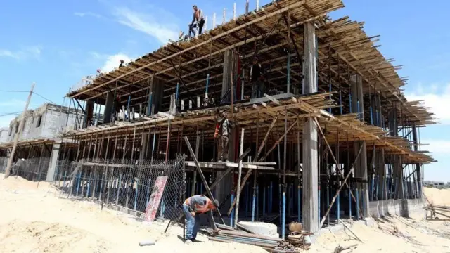 Halkee ayuu dhaqaalaha kasoo galaa kooxda Xamaas ee dhuunta u gashay ...