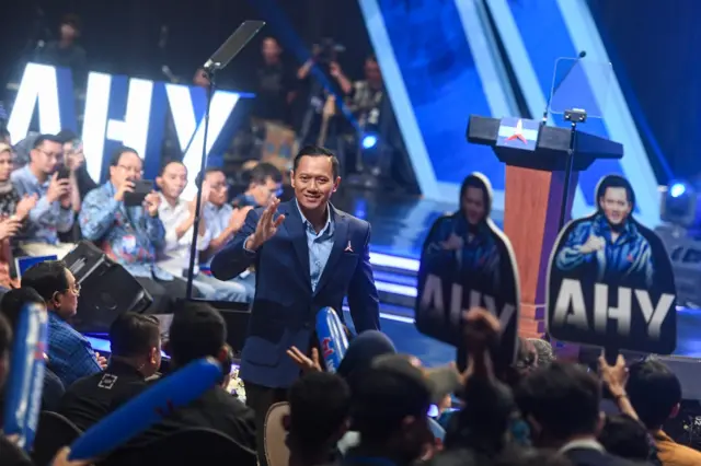 Pilpres 2024: Apa motif politik Jokowi mengangkat AHY sebagai Menteri ATR dalam kabinetnya ...