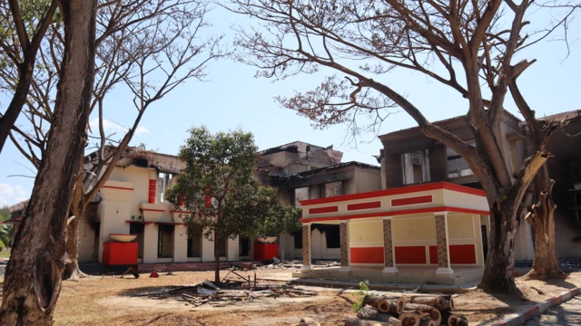 Konflik agraria: Sengketa tambang emas Pohuwato yang berujung pembakaran kantor bupati - ‘Puncak ...