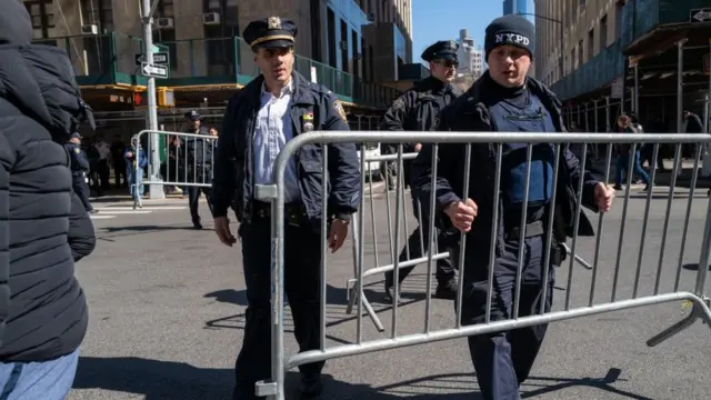 トランプ氏の起訴めぐる審理、ニューヨーク州大陪審が延期 機密文書めぐる別の捜査でも動き Bbcニュース