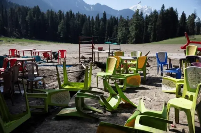 جدال دیپلماتیک هند و پاکستان در پی حمله مرگبار به منطقه محبوب گردشگری در کشمیر - BBC News فارسی