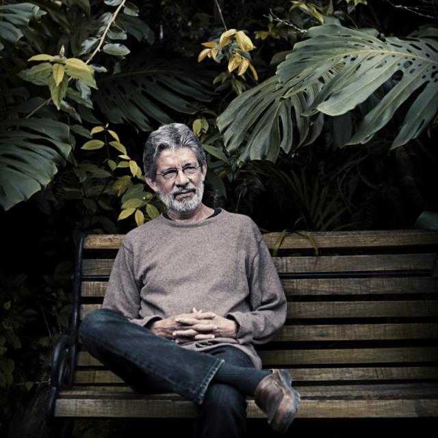 Tomás González: "Algún otro 'pinche' virus bien podría acabarnos del ...