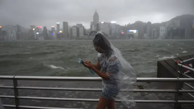 El paso del poderoso tifón Hato deja al menos 10 muertos en Hong Kong y otras provincias del sur ...