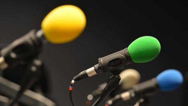 Apa yang terjadi kalau dua wartawan BBC bugil dalam membawakan acara ...