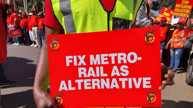 South Africa protest: In fotos, nationwide strike hit South Africa ...