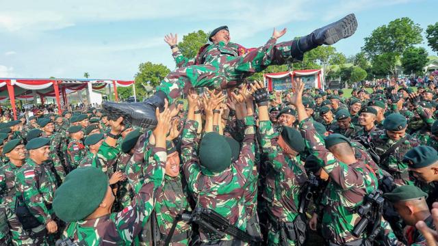Konflik Papua: Ratusan warga Nduga mengungsi di tengah baku tembak TNI/Polri dan OPM - 'Sudah ...