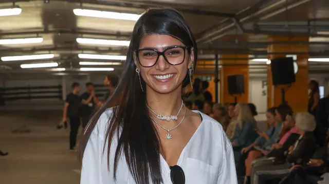 Palestina: Mantan bintang porno Mia Khalifa dipecat Playboy karena bela Hamas - BBC News Indonesia