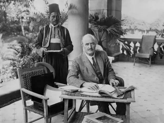 Passage du pont Allenby : la frontière entre la Cisjordanie et la ...