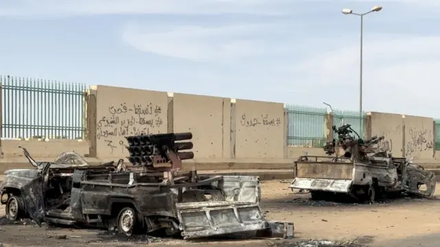 Konflik Sudan: 15 WNI dievakuasi ke rumah aman KBRI Khartoum, sembilan ... Konflik Sudan: 15 WNI dievakuasi ke rumah aman KBRI Khartoum, sembilan ...
