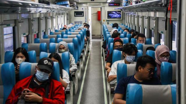 Vaksin Covid-19 gratis untuk lansia, ibu hamil, dan orang dengan ...