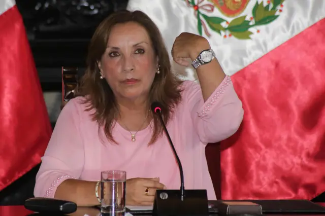 Dina Boluarte y los Rolex | "Fue una equivocación haber aceptado los relojes": la mandataria ...
