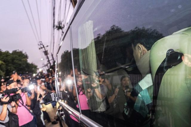 ทักษิณ ชินวัตร พักโทษกลับ “บ้านจันทร์ส่องหล้า” อัยการสูงสุดยังไม่สั่งฟ้องคดี "ม.112" - BBC News ไทย