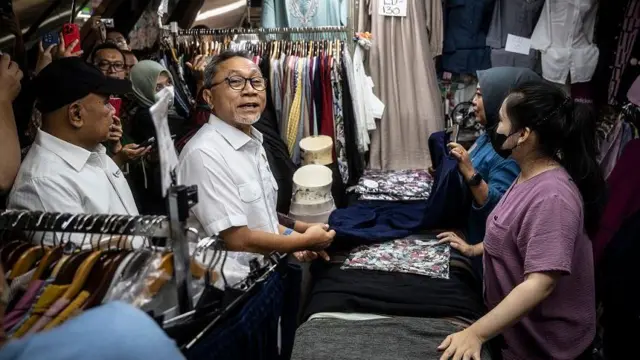 Barang bawaan impor pekerja migran Indonesia: 'Oleh-oleh untuk Lebaran, eh kena tahan bea cukai ...