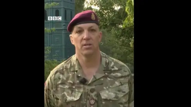 "Conseguimos calmarla": el soldado que ayudó a cuidar a la bebé que ...