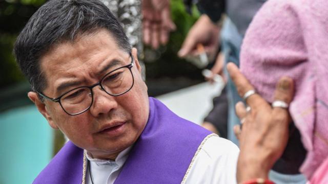 Cerita penggali tulang belulang yang mencari keadilan bagi korban tewas dalam 'perang lawan ...