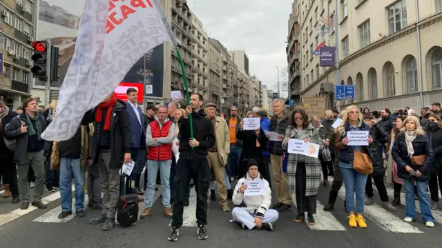 Protesti, incidenti i privođenja u Beogradu i Novom Sadu - BBC News na ...
