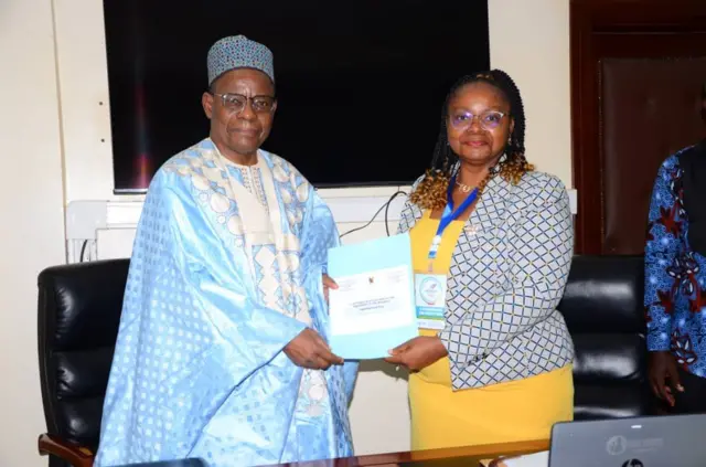 Présidentielle 2025 au Cameroun : les principaux challengers de Paul Biya - BBC News Afrique