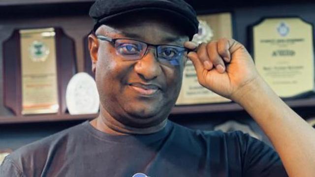 Simon Ekpa: Ẹ̀yin ẹ̀yà Igbo, ẹ jókòó sílé yín láti fi ba ọ̀rọ̀ ajé Eko ...
