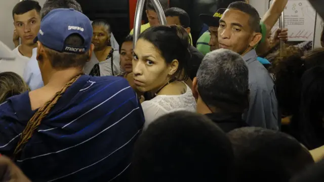 Crisis En Venezuela Cómo Se Deterioró El Metro De Caracas Que Fue Uno