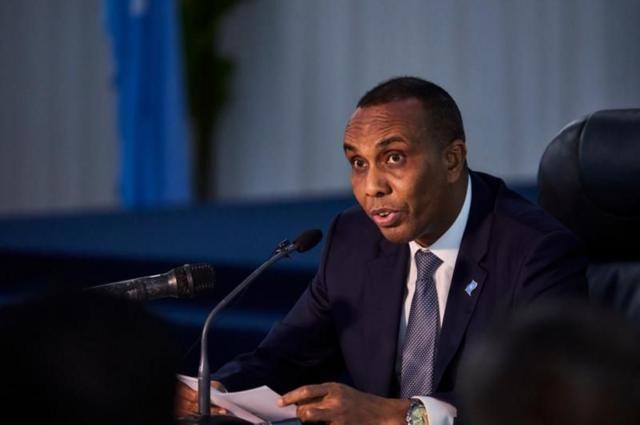 Hamse Abdi Barre: Waziri Mkuu asiyepeana mikono na wanawake | JamiiForums